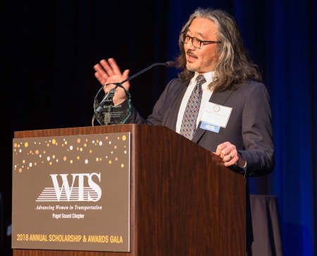 Director Taniguchi honored for his advocacy of the leadership of women ...