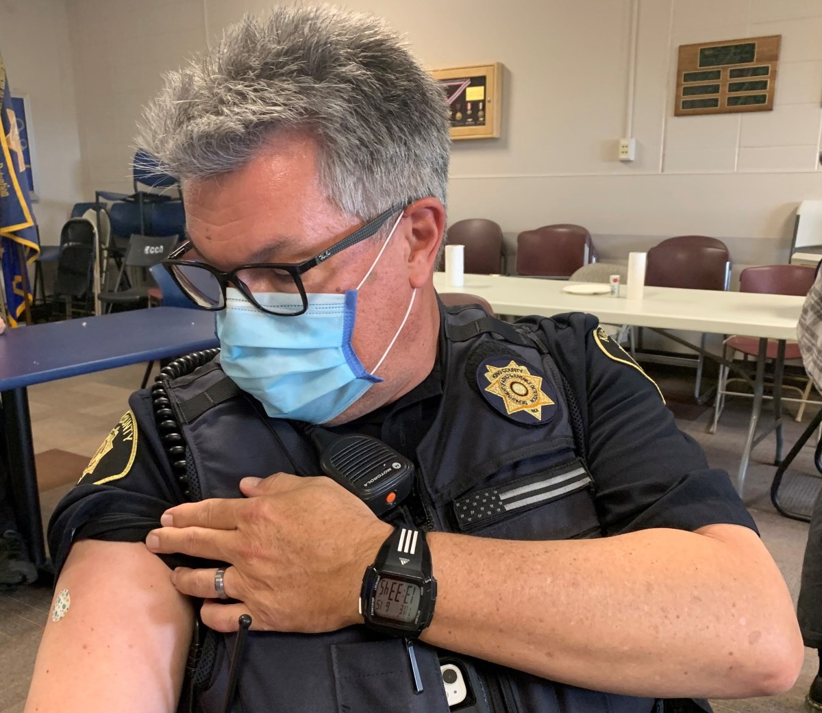 King County corrections officers line up for vaccines at clinic ...